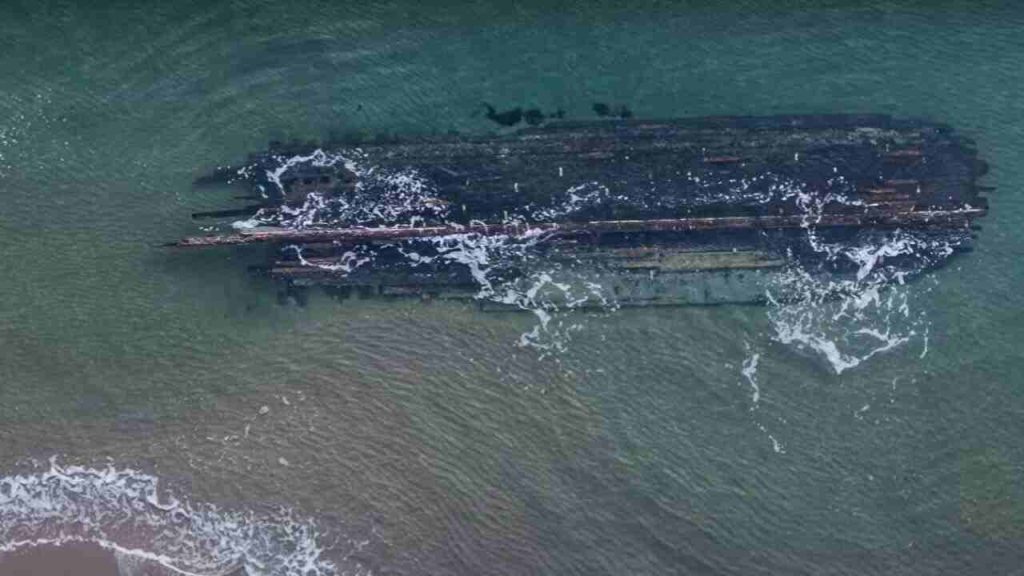 Centuries-Old Wreck Surfaces on Canadian Coast, Baffling Historians