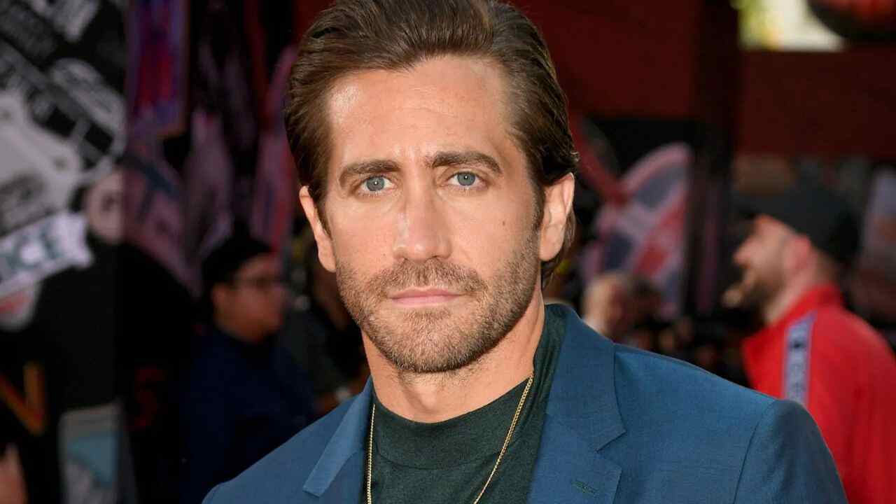 How Jake Gyllenhaal's Legal Blindness Shapes His Acting